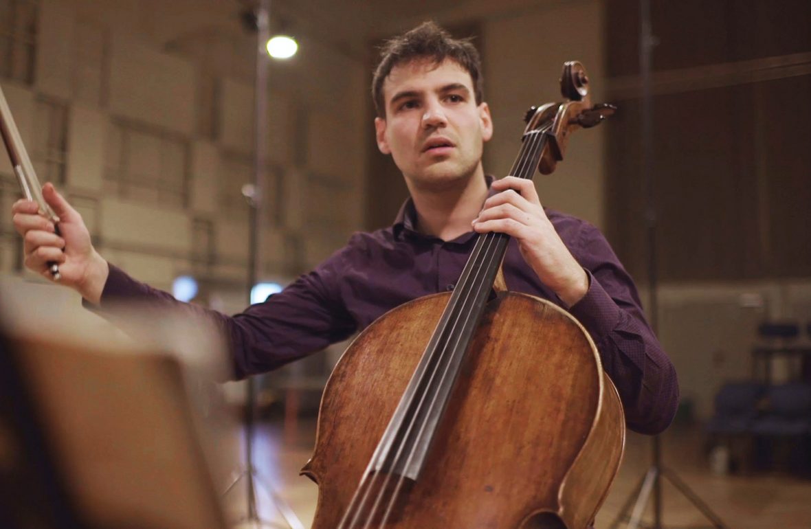 Victor Julien-Laferrière, deux pianos pour un violoncelle | Théâtre des ...
